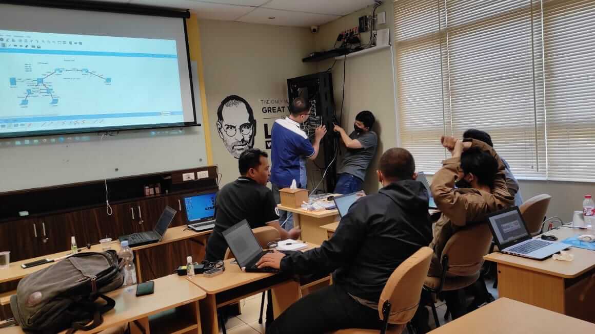 Kursus CCNA Terbaik di Indonesia Hemat Hingga 12 Juta